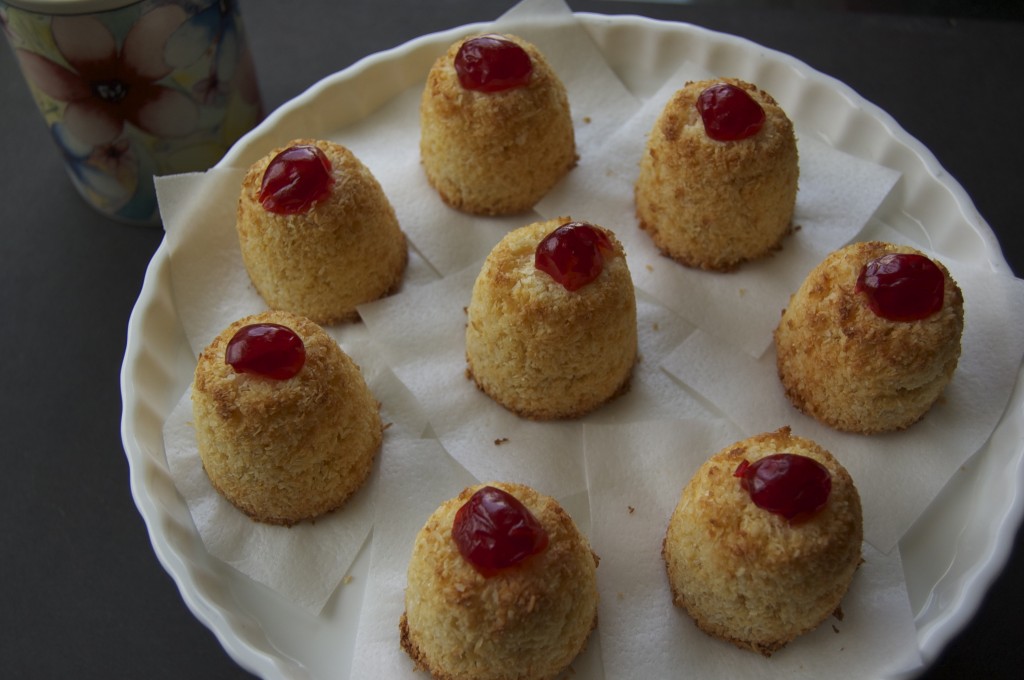 Macaroon v Macaron – Sweet Saffron Spice